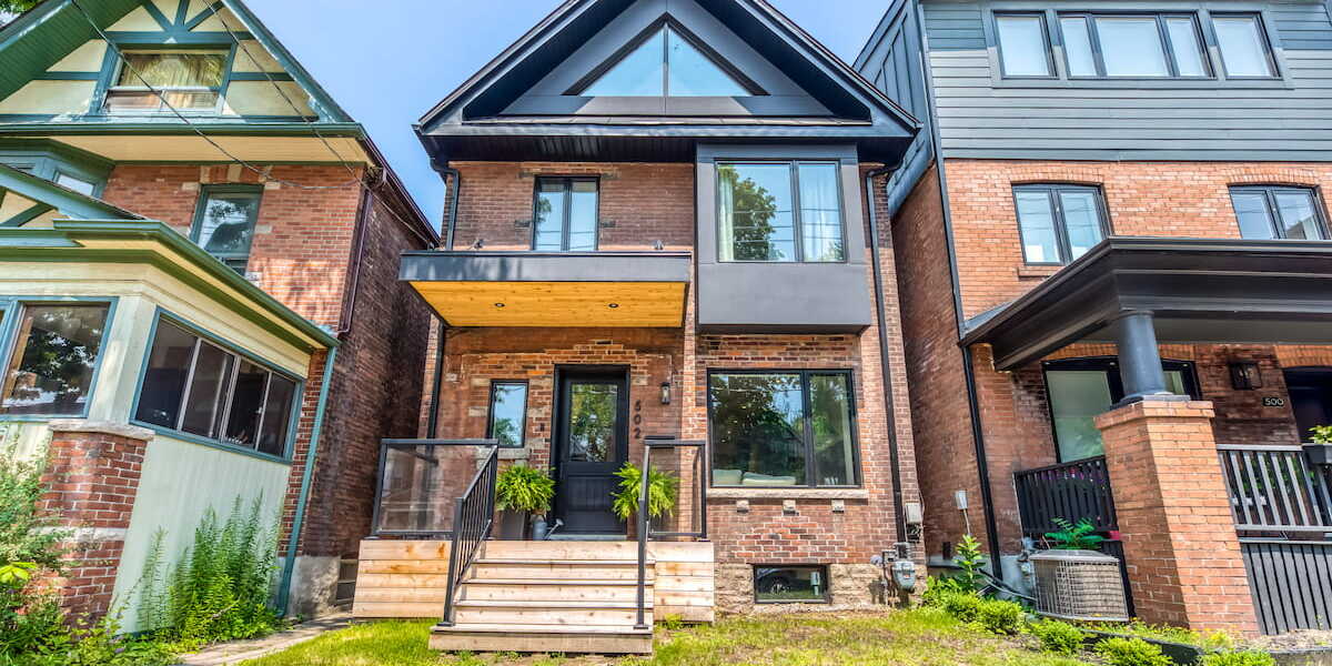Custom Home Builders Toronto - Black Pearl Custom Homes