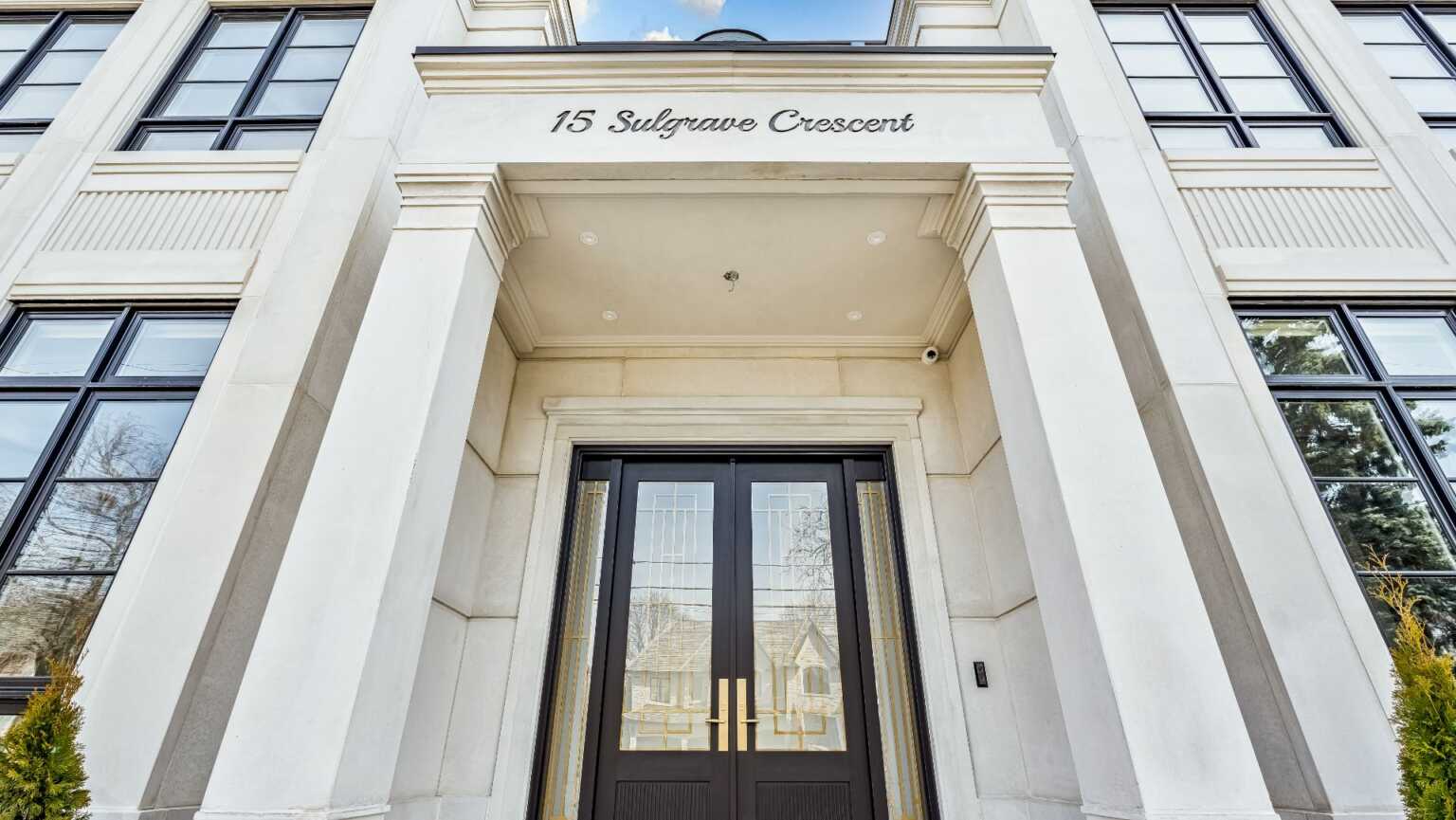 15 Sulgrave Crescent Custom Home - Black Pearl