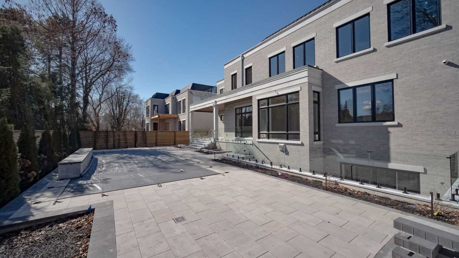 15 Sulgrave Crescent Custom Home - Black Pearl Custom Homes